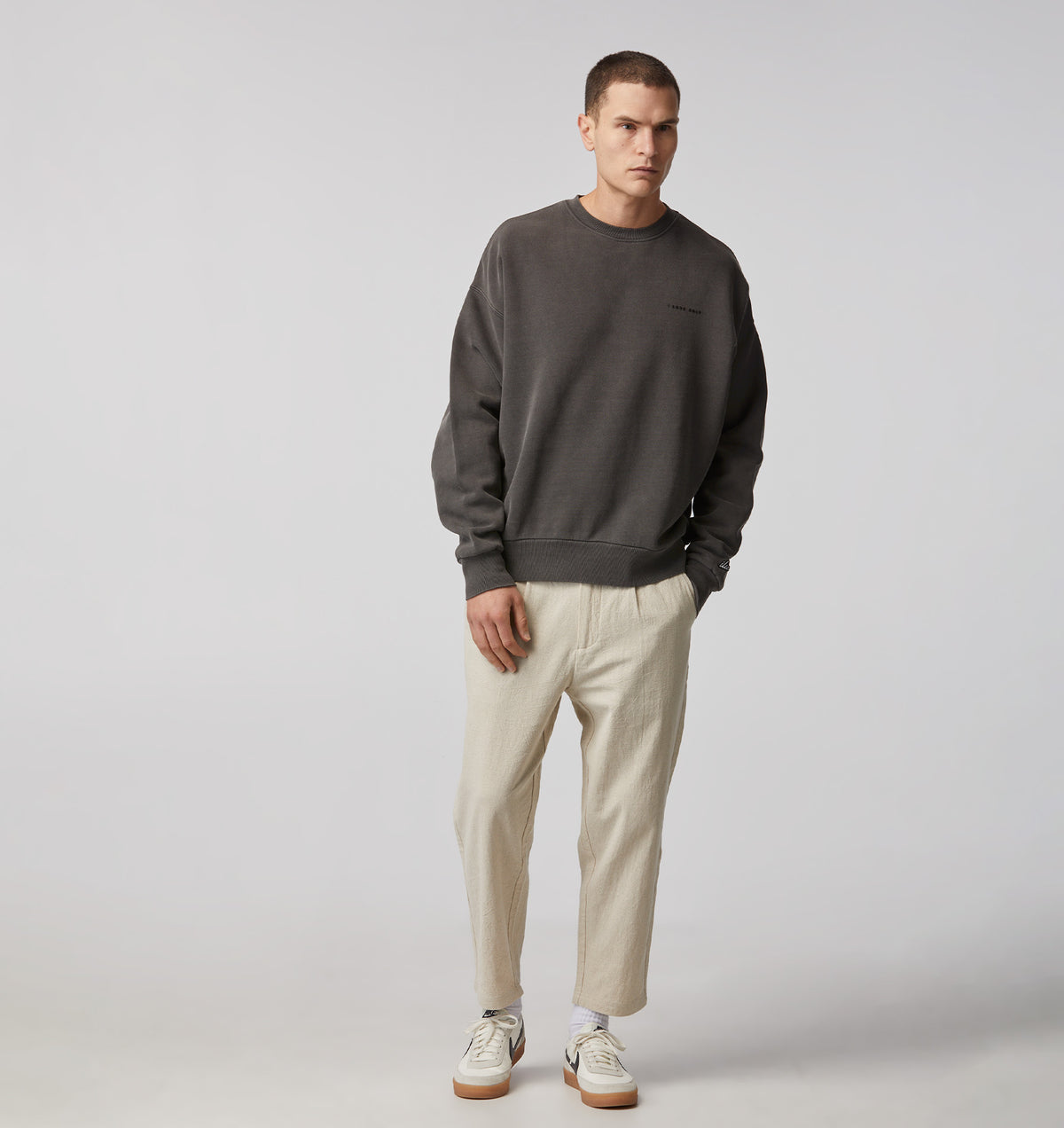 Box Crew 2.0 - Crewneck Sweatshirt in Washed Black | I Love Ugly